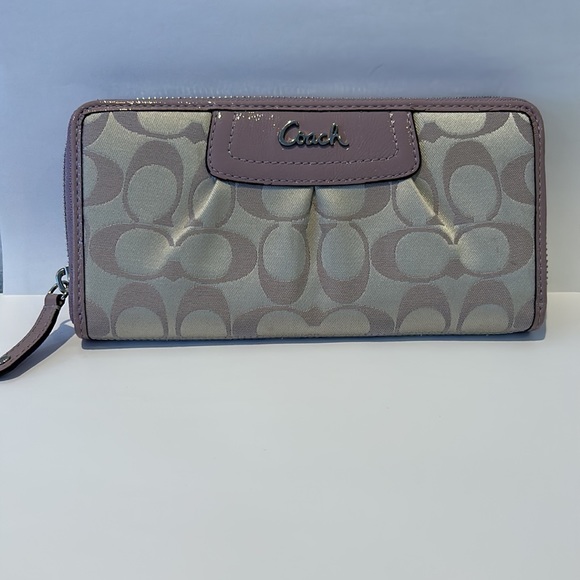 Coach | Bags | Coach Signature Wallet Lavender | Poshmark
